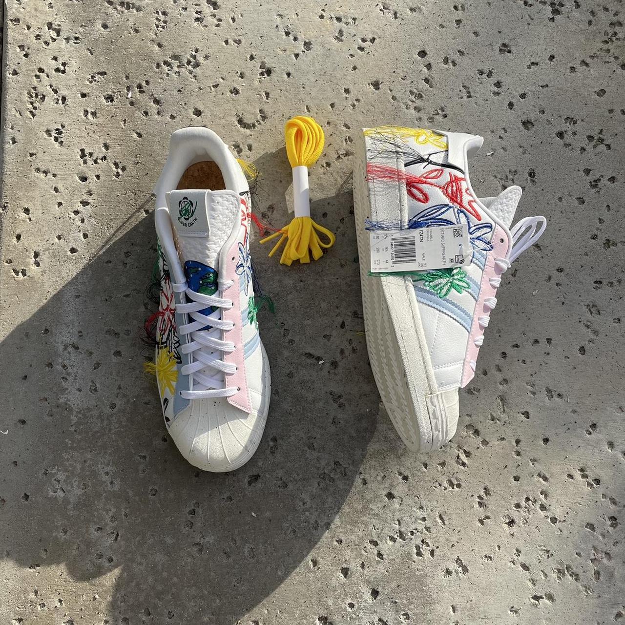 Sean Weatherspoon white Superstars (brand new) Size-10 - Depop