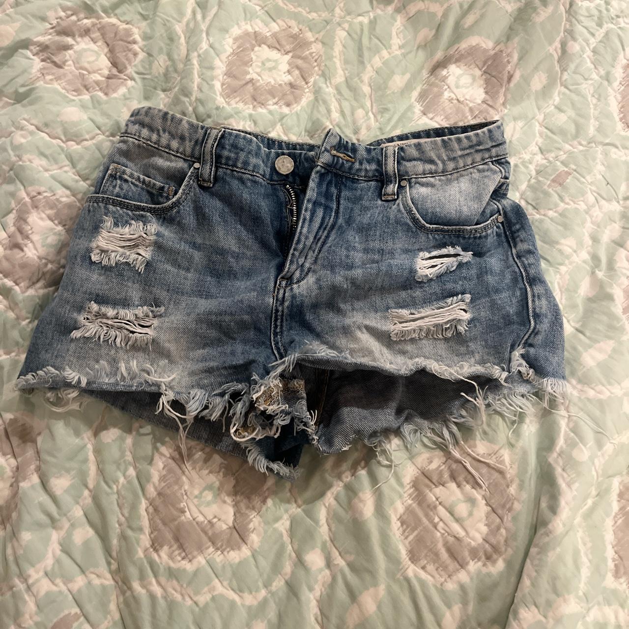 Cute ripped jean shorts. Size 26! In great condition - Depop