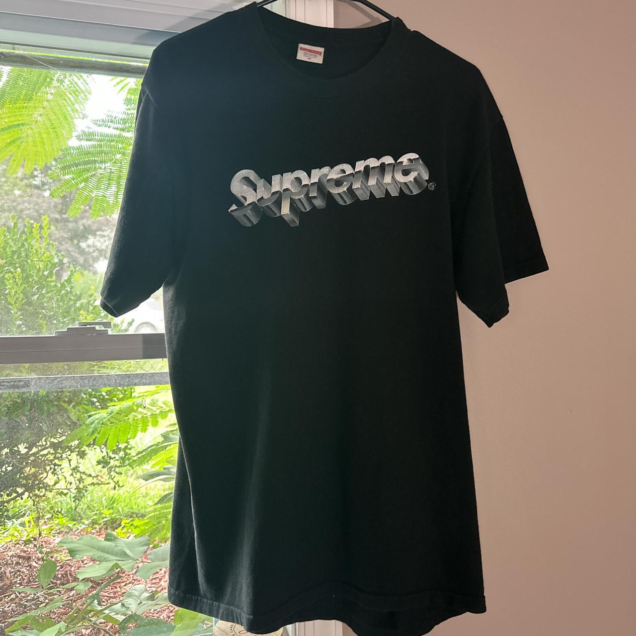 supreme t shirt authentic size M - Depop