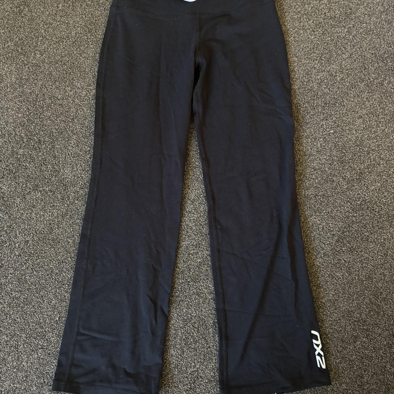 2XU capri flair pants thrifted tagged size medium... | Depop