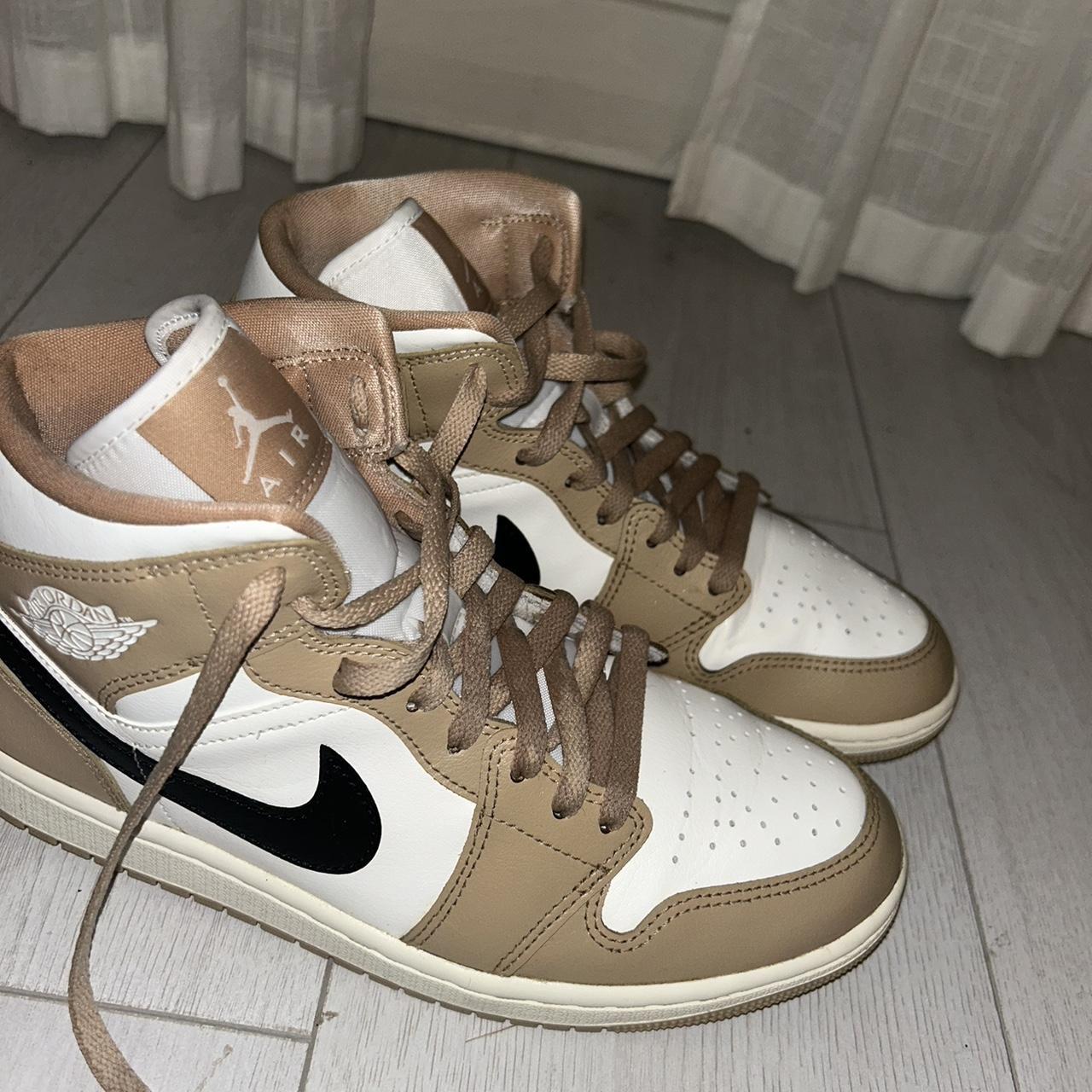 air jordan mid 1 women’s - Depop