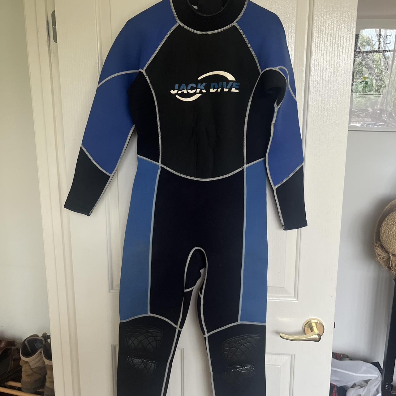 Wetsuit SMALL Awesome small wetsuit, suitable for a... - Depop
