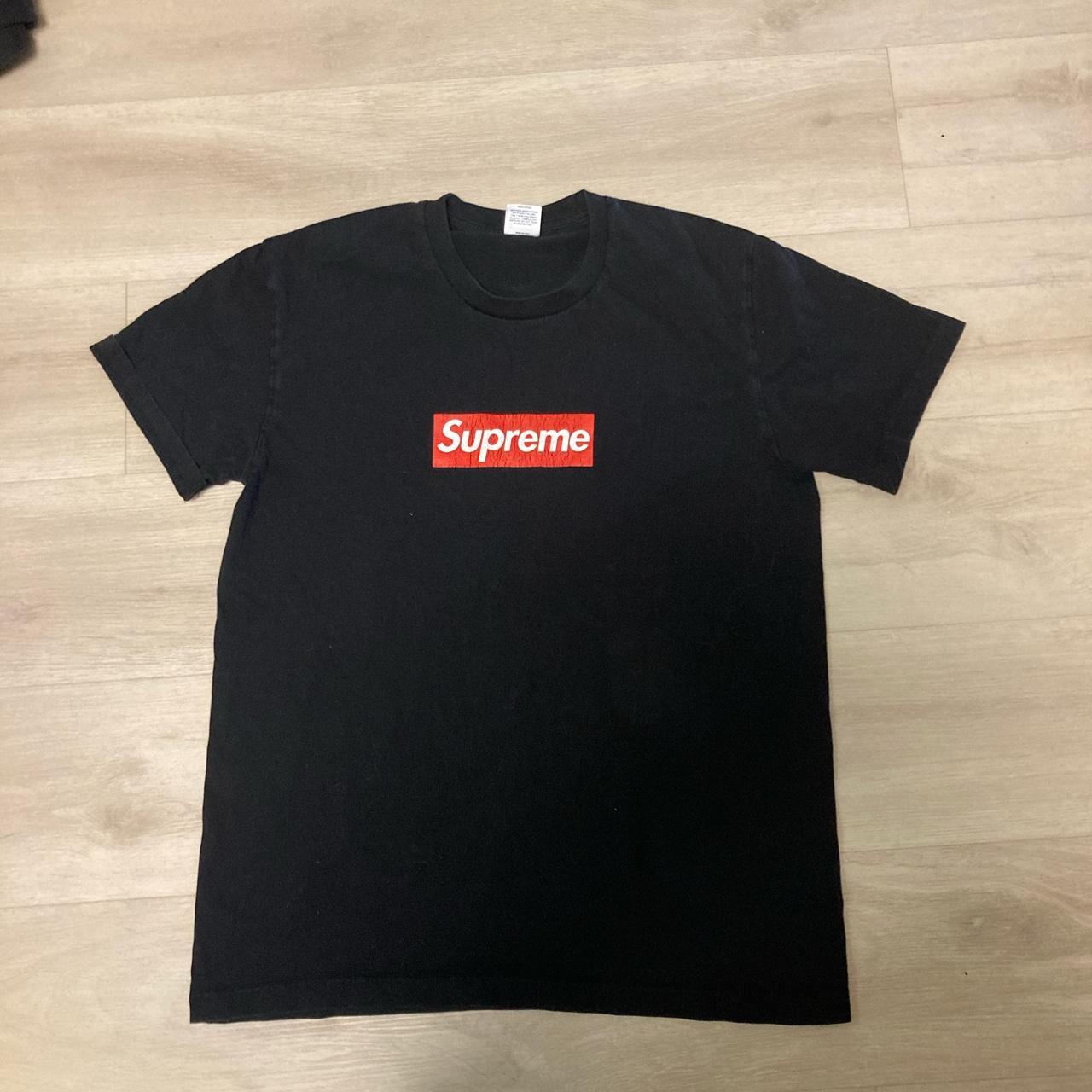 Supreme box logo tshirt #supreme #tshirt - Depop