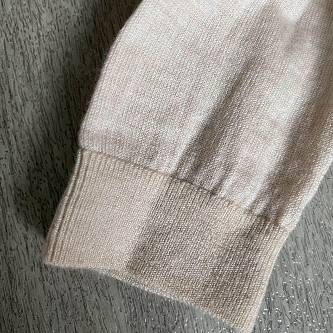 Super soft and warm Club Monaco sweater. - Depop