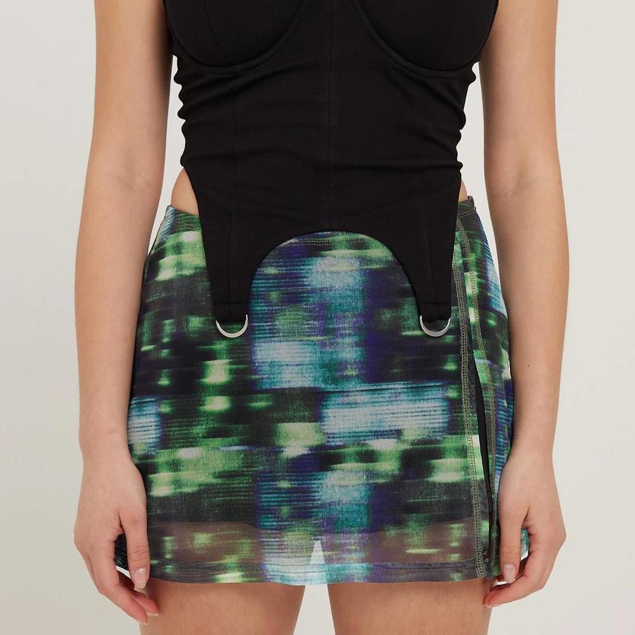 Universal store neovision distorted dimension mesh... - Depop