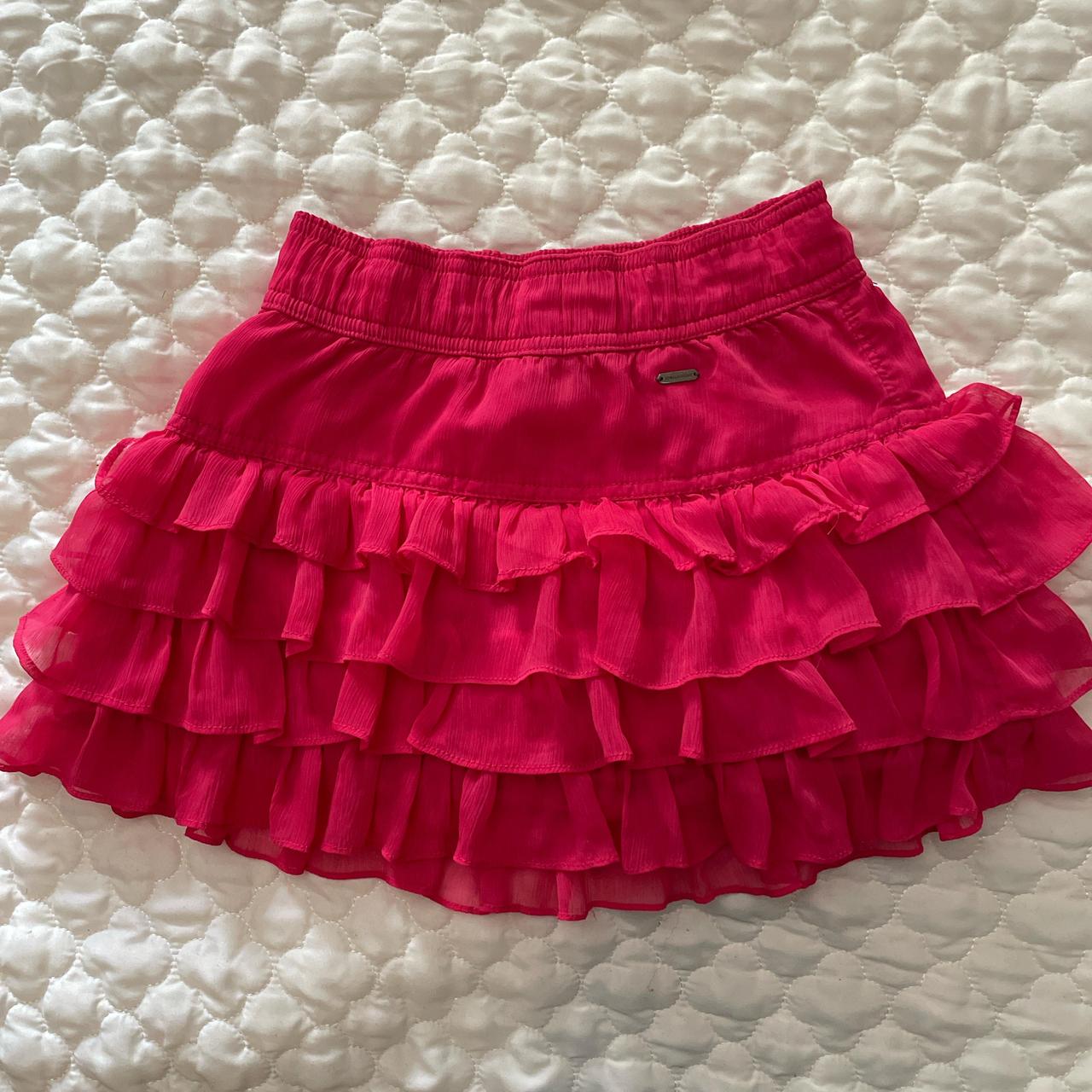 A super cute hot pink ruffled Abercrombie skirt. It... | Depop