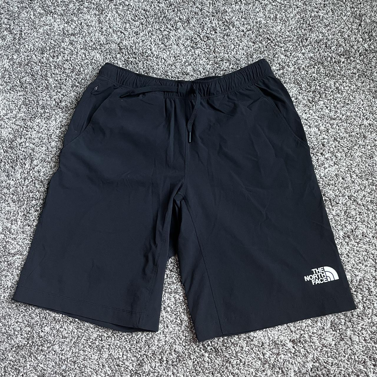 Like new north face shorts size small 10 in seam - Depop