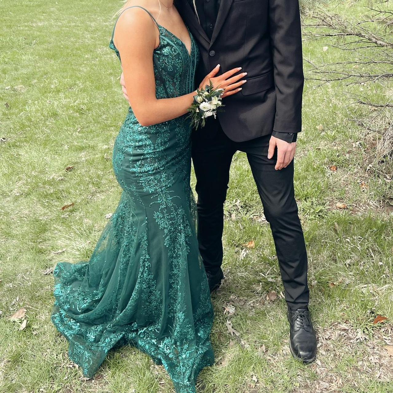 Beautiful Breeze Bridal Prom Dress with 4-6 hooks... - Depop