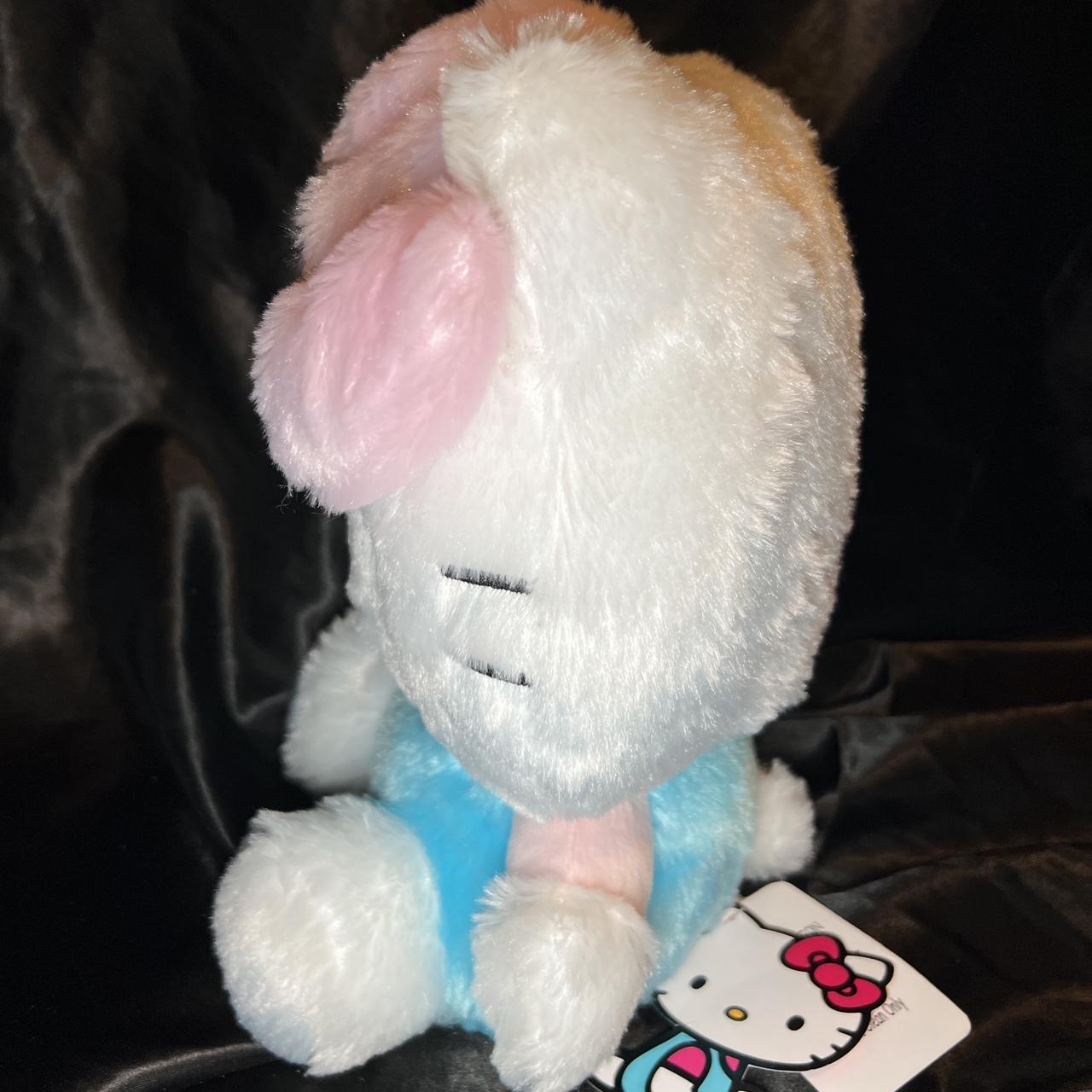Hello kitty plush - Depop