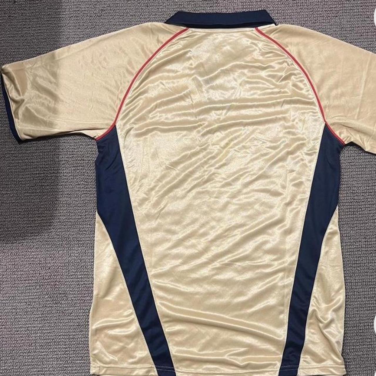 Vintage arsenal 2001/2002 soccer kit - Depop