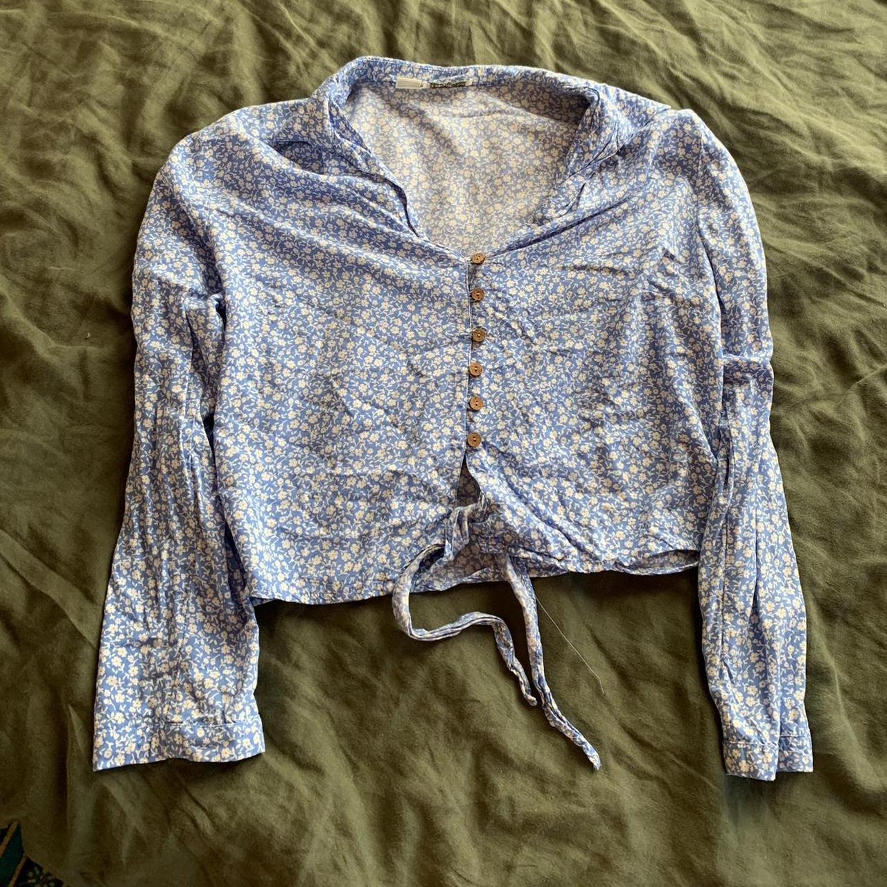 Ditsy blue and white floral print blouse by Tree of... | Depop