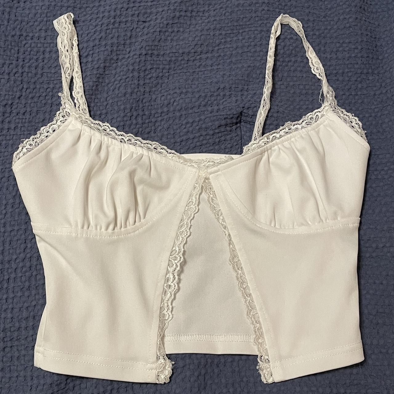 dainty lace top 🫖 def a more revealing top!! - Depop