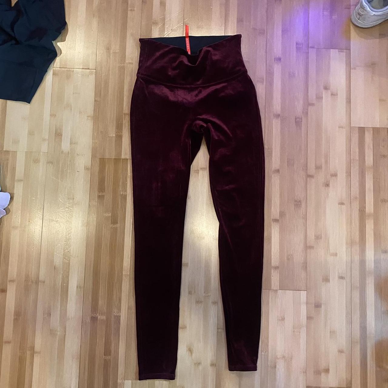 Fabletics Women's Red Leggings | Depop