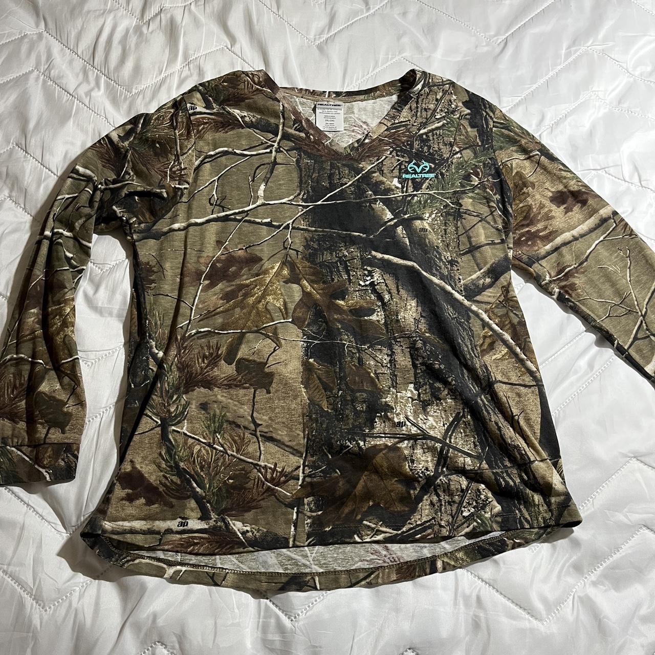 realtree camo long sleeve says xl but fits like a m... - Depop