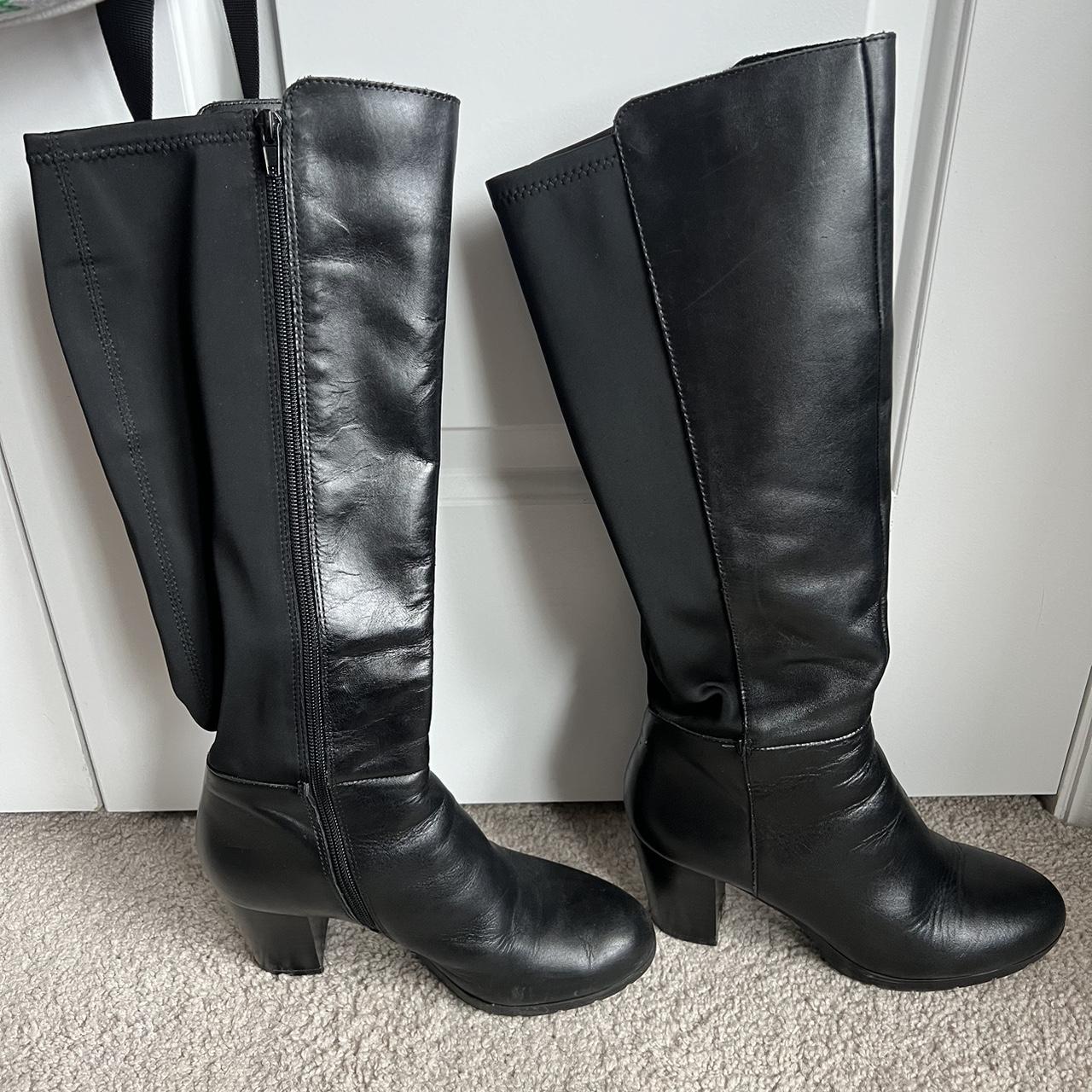 Black zip up boots. Size 7W - Depop