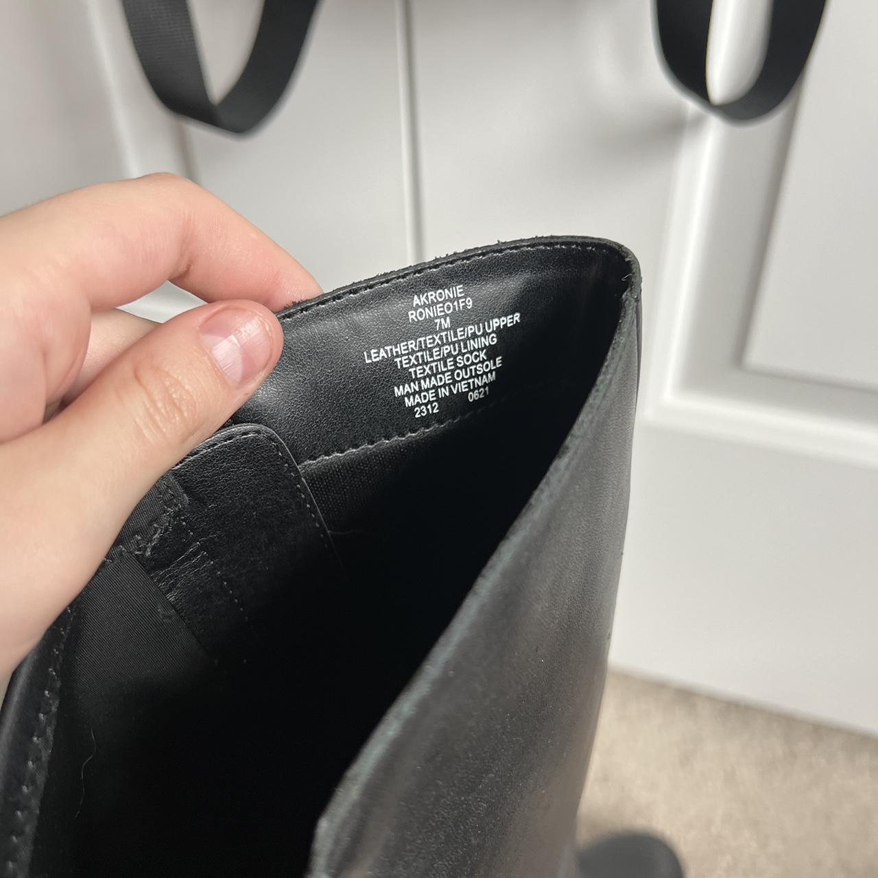 Black zip up boots. Size 7W - Depop