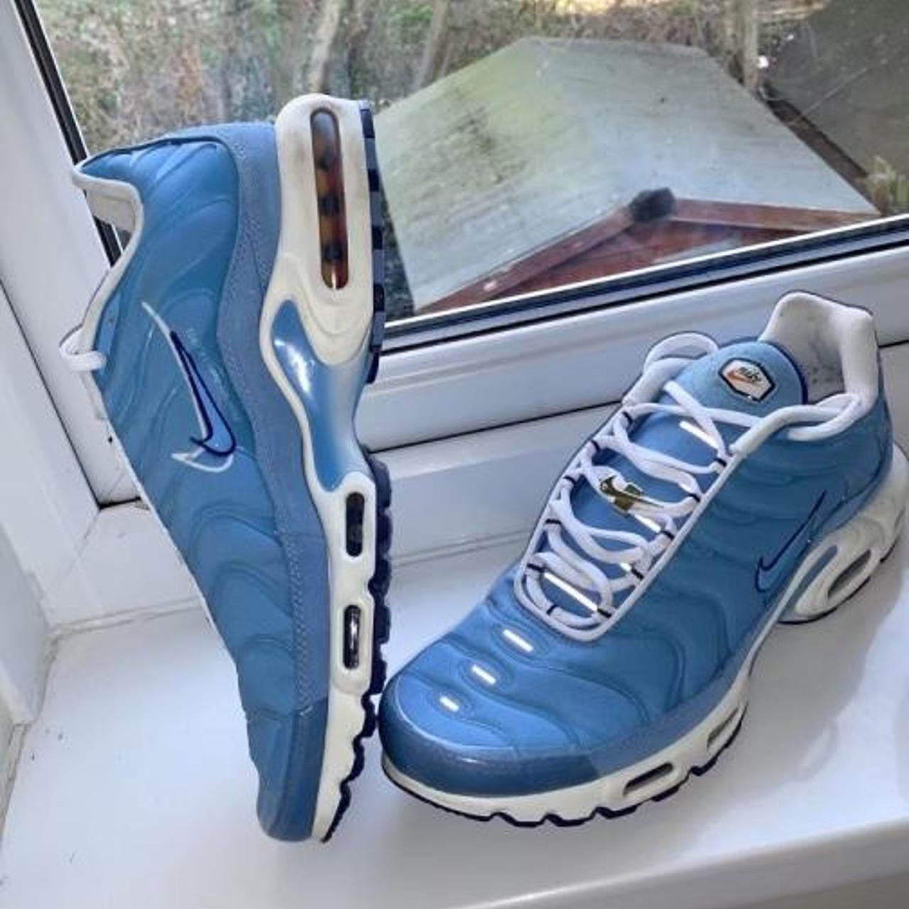 Nike Men's Blue Trainers | Depop