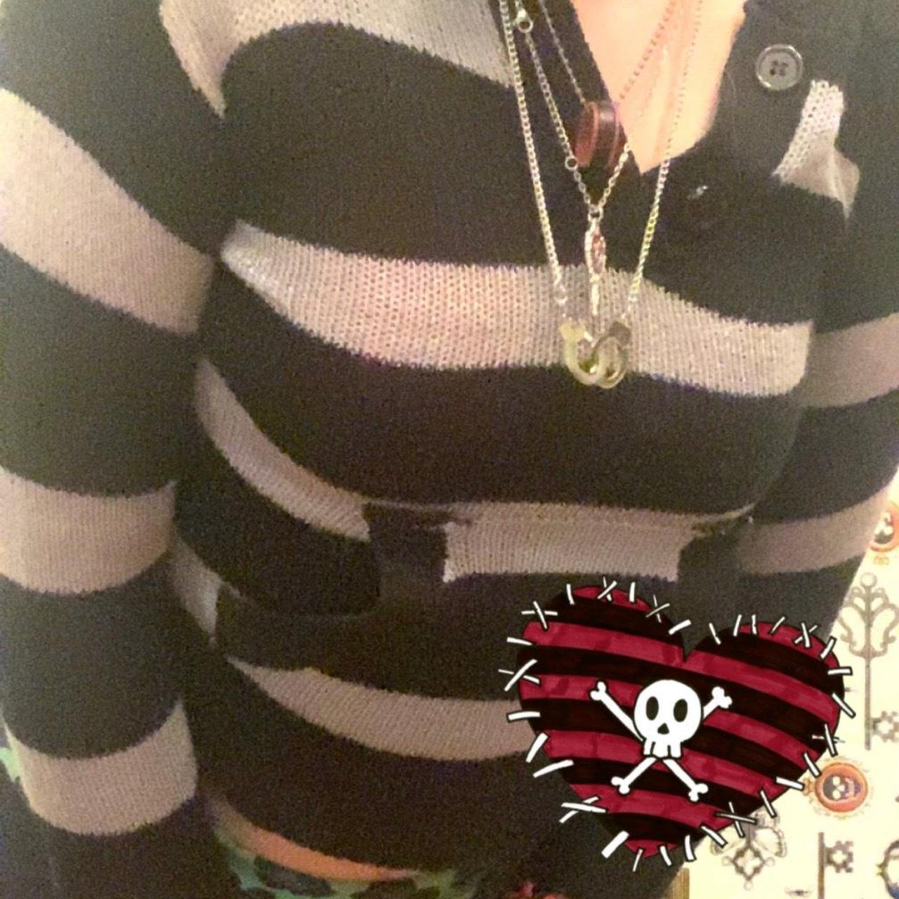 kute emo 2000s bella swan esc black n grey cropped... - Depop