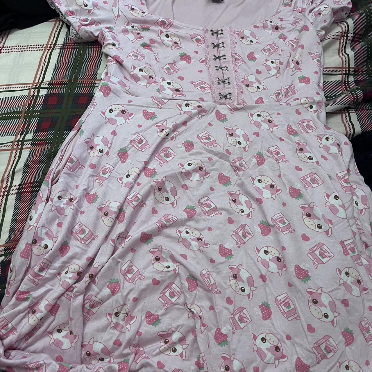 Hot topic strawberry cow dress Very stretchy can fit L - Depop