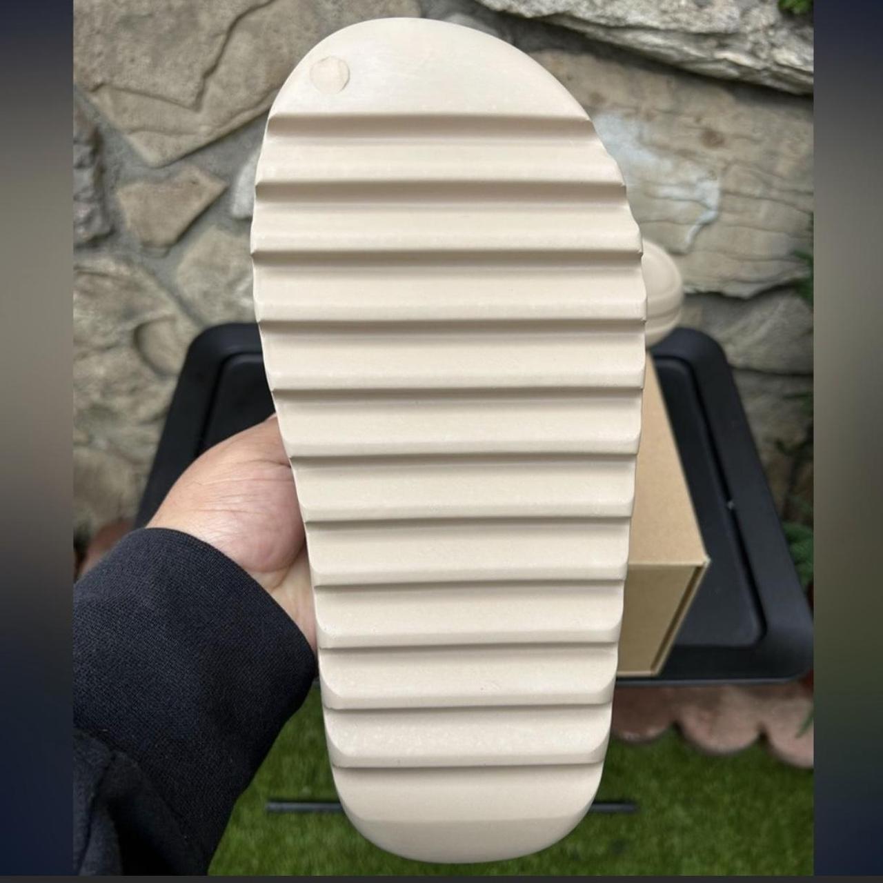 Yeezy Men's Cream Slides | Depop