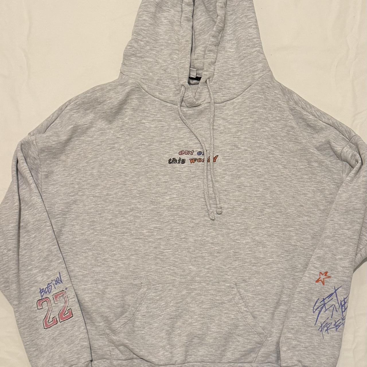 Grey Street style subdued hoodie #hoodie #grey #trendy - Depop