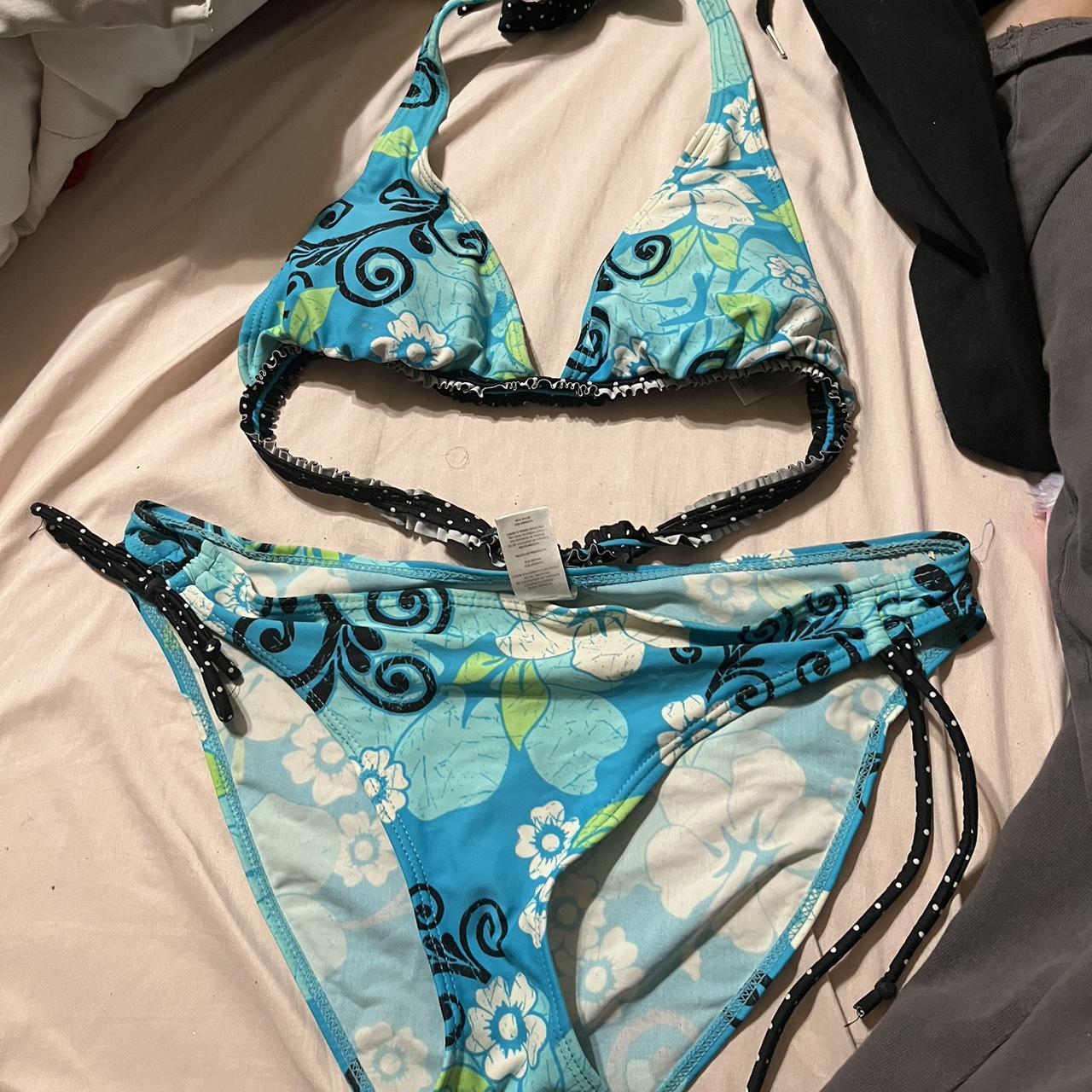 Vintage Hawaiian print bikini size women’s large - Depop