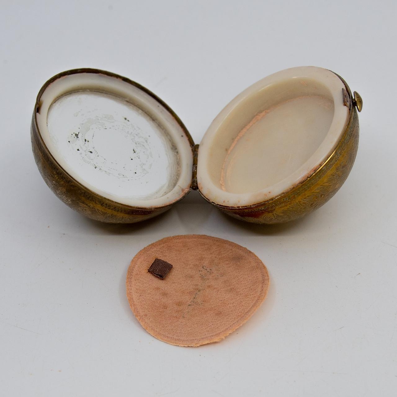 A fabulous 1950's Pygmalion sphere powder compact. ... - Depop