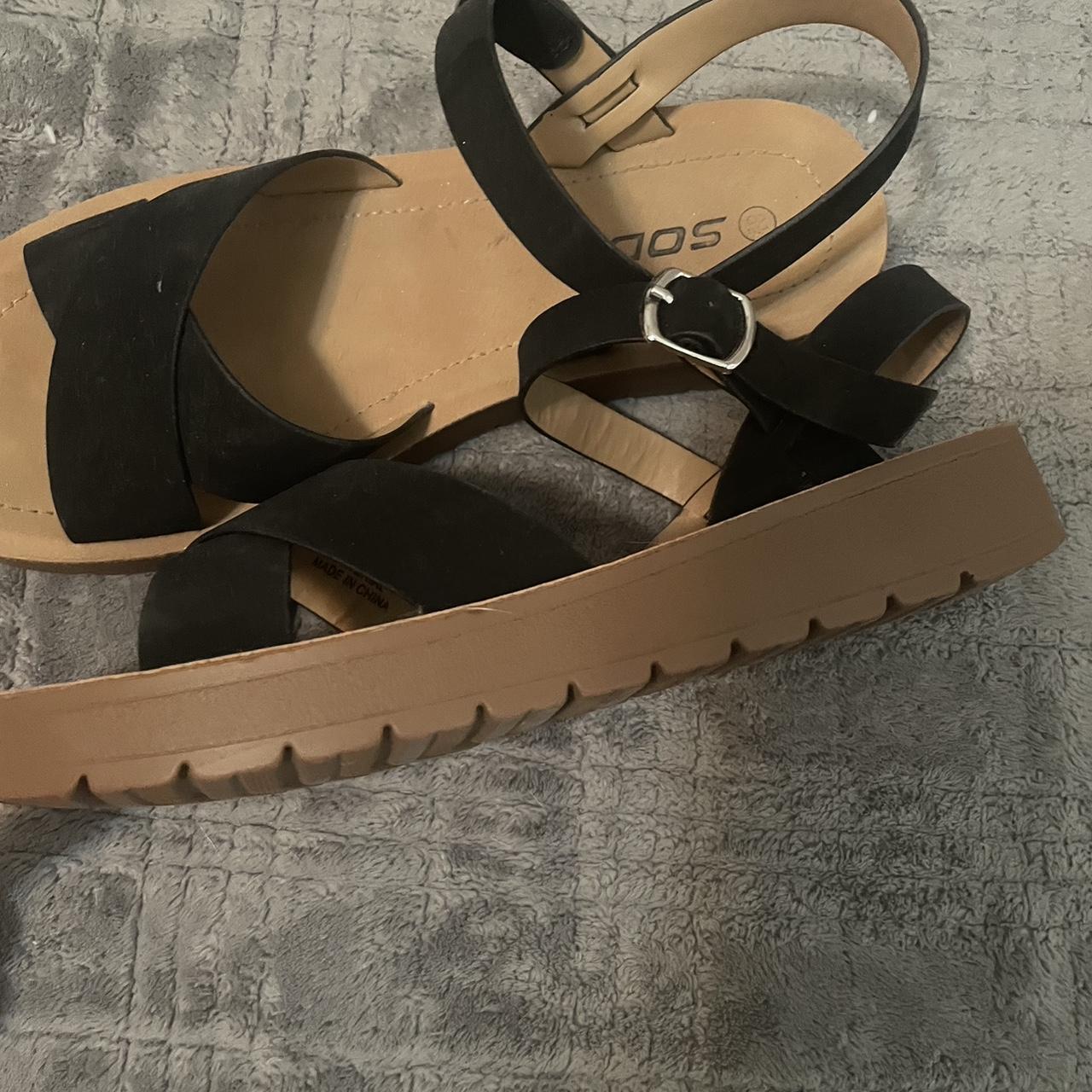 strappy 1 inch platform sandles 8.5 but can fit a 9... - Depop
