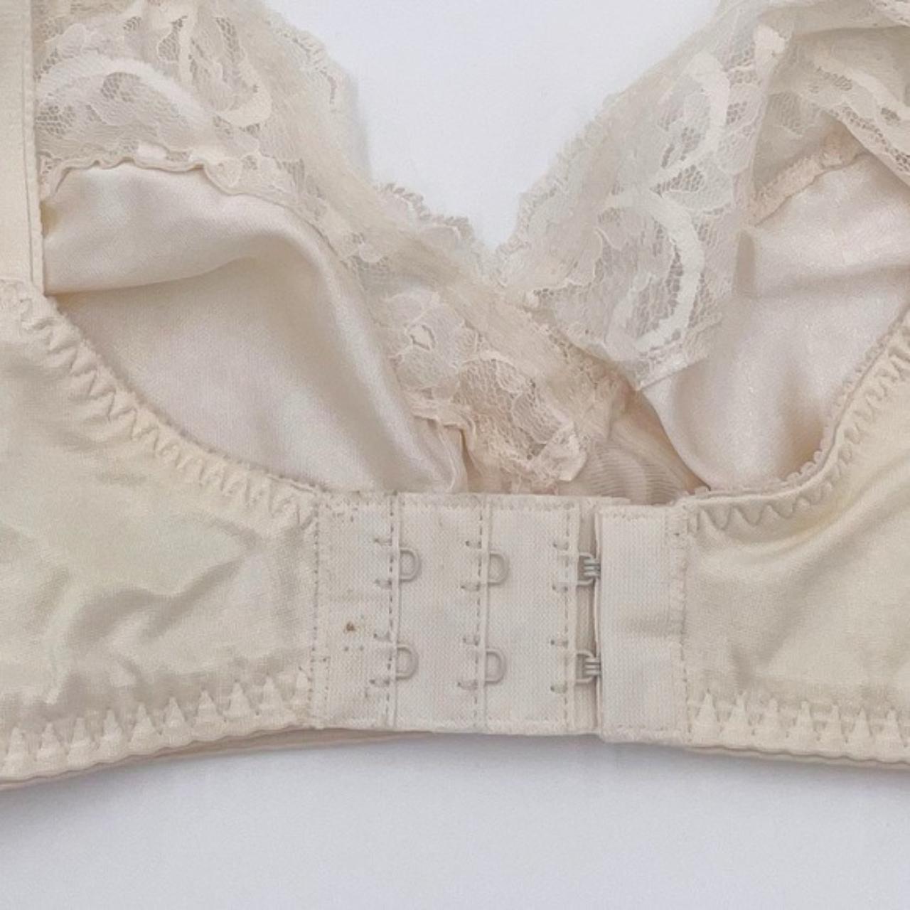 Vintage 1980s 90s Maidenform Sweet Nothings Bra 6918... - Depop