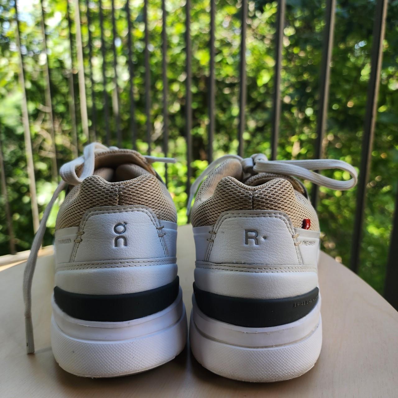ON Running White sneakers Very good condition - Depop