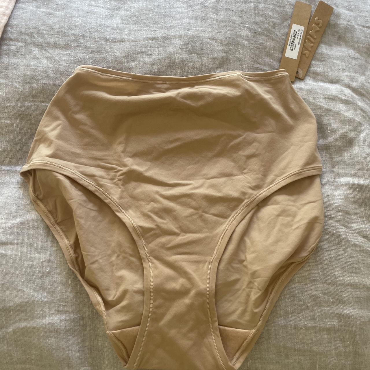SKIMS BRAND NEW SIZE M COLOUR CLAY - Depop