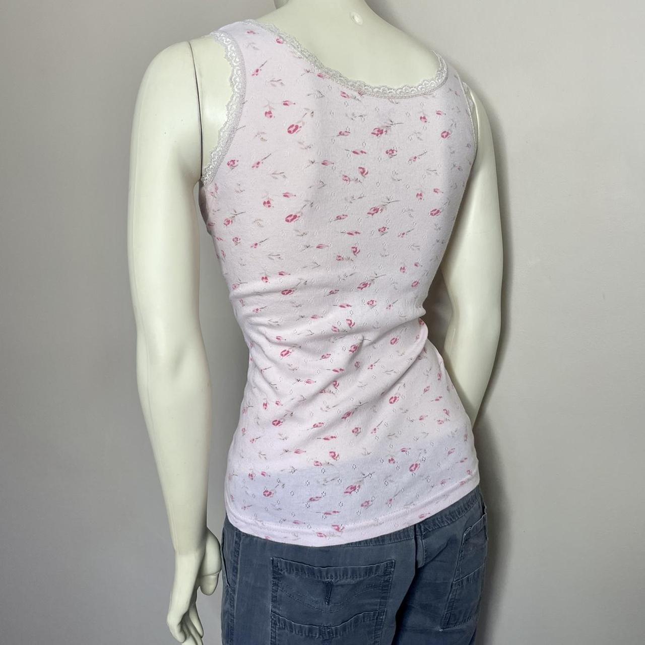 Vintage 2000s pink floral tank top Super cute and... - Depop