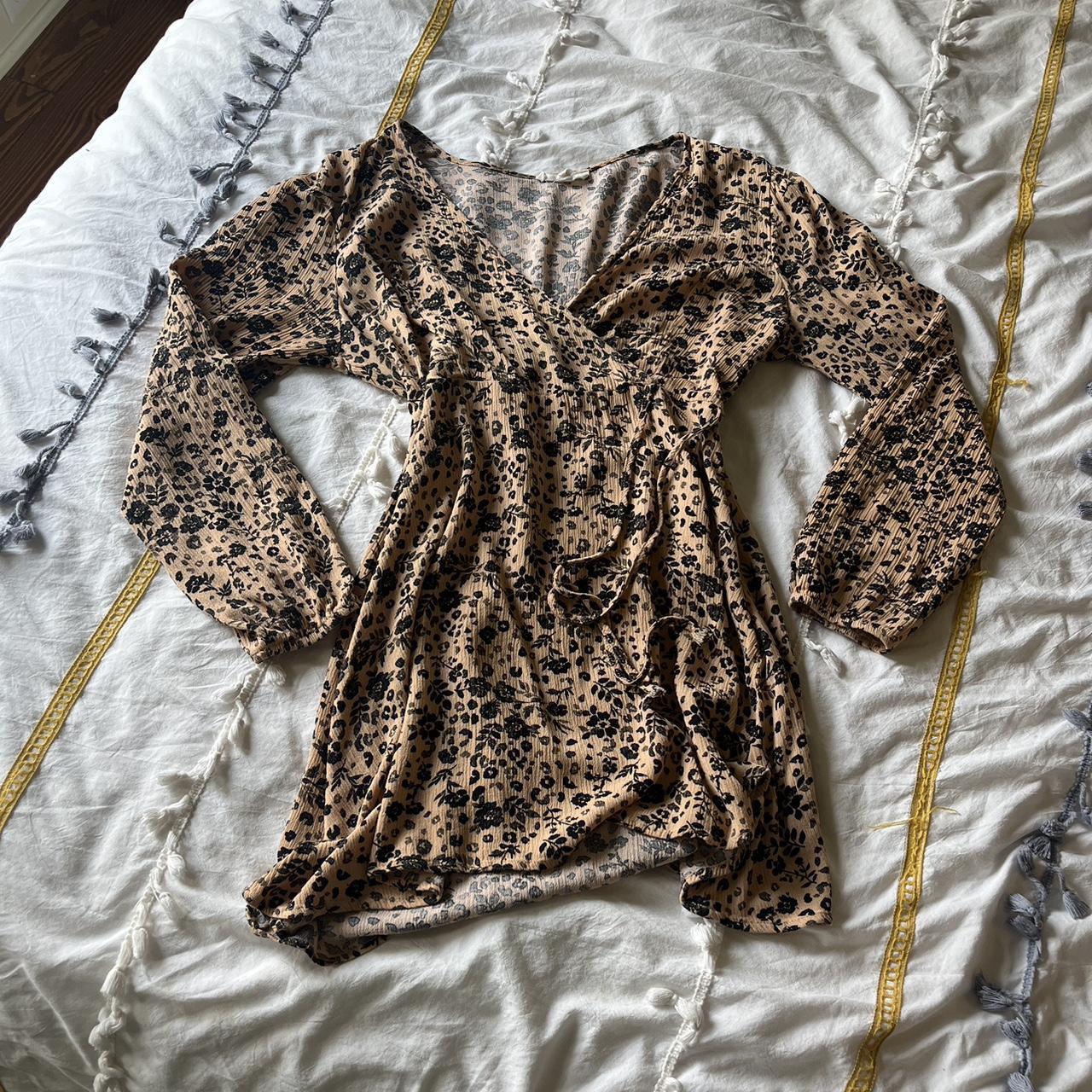 Pacsun Tie-Around Floral Dress - Depop