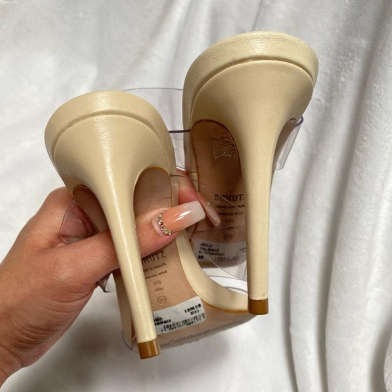Schutz Women's Cream Courts | Depop