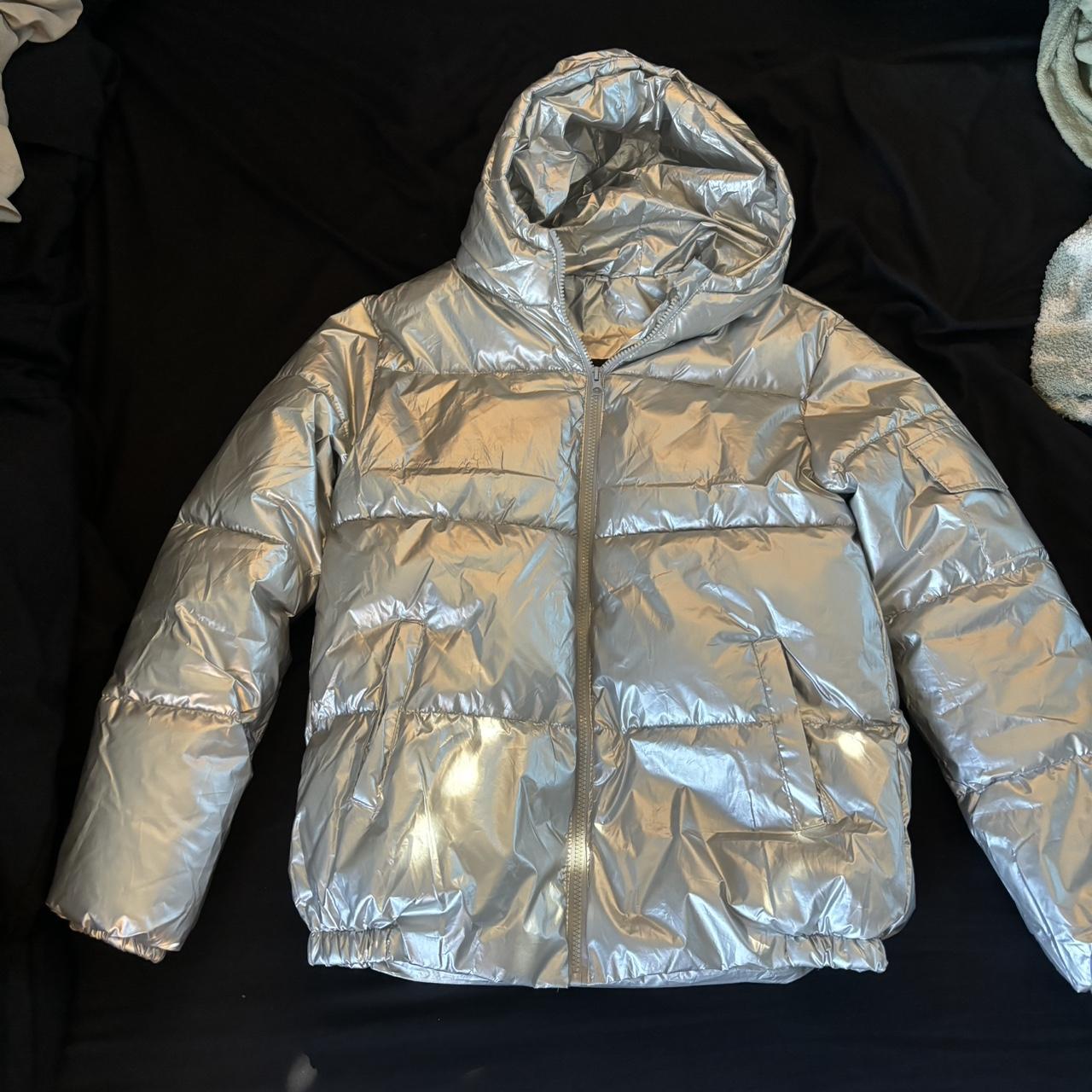 Silver puffer jacket #pufferjacket #grunge #cold - Depop