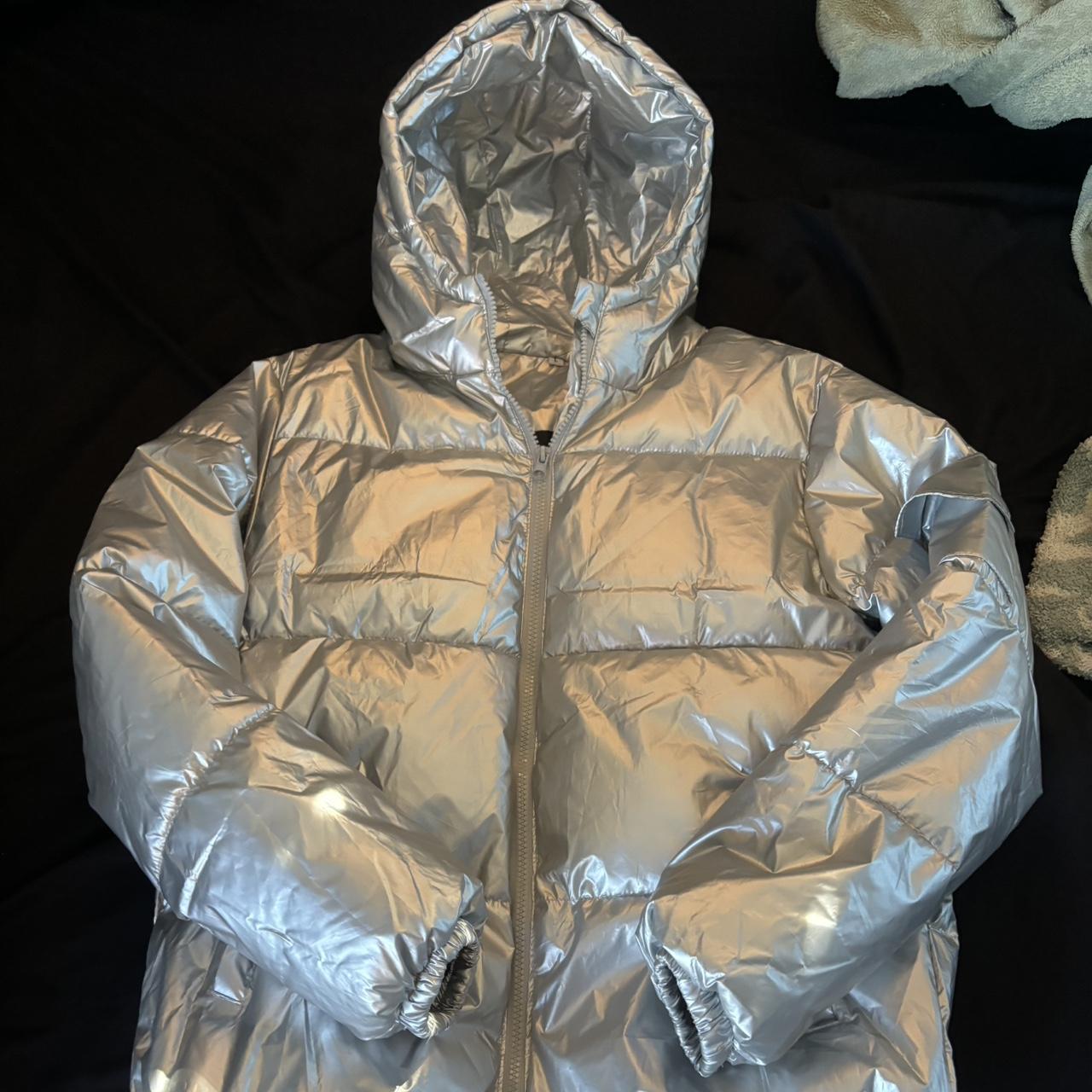 Silver puffer jacket #pufferjacket #grunge #cold - Depop