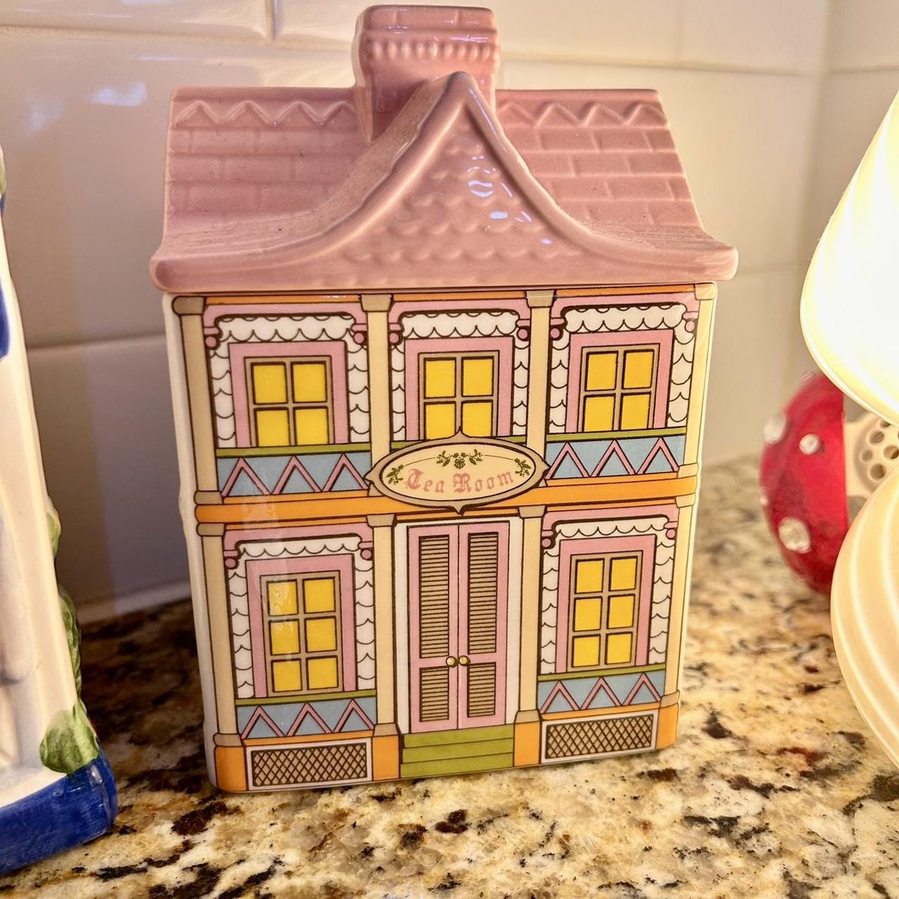 Avon Green and Pink Decor-home-accesories | Depop