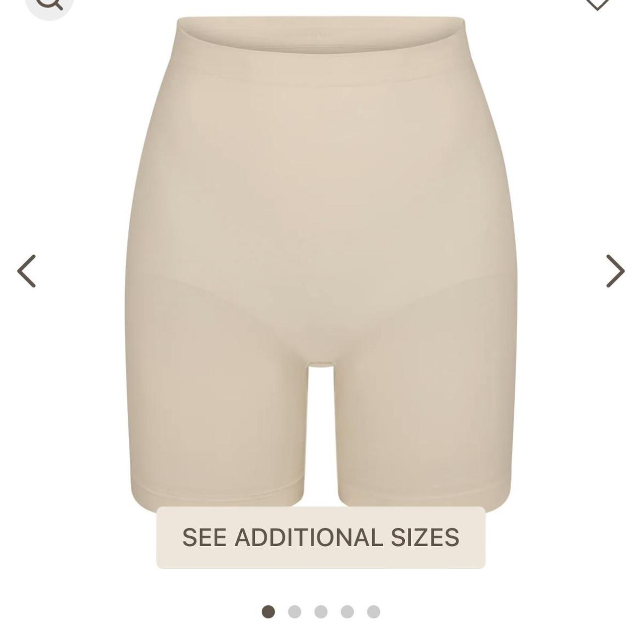 Never worn skims shape wear size small - Depop