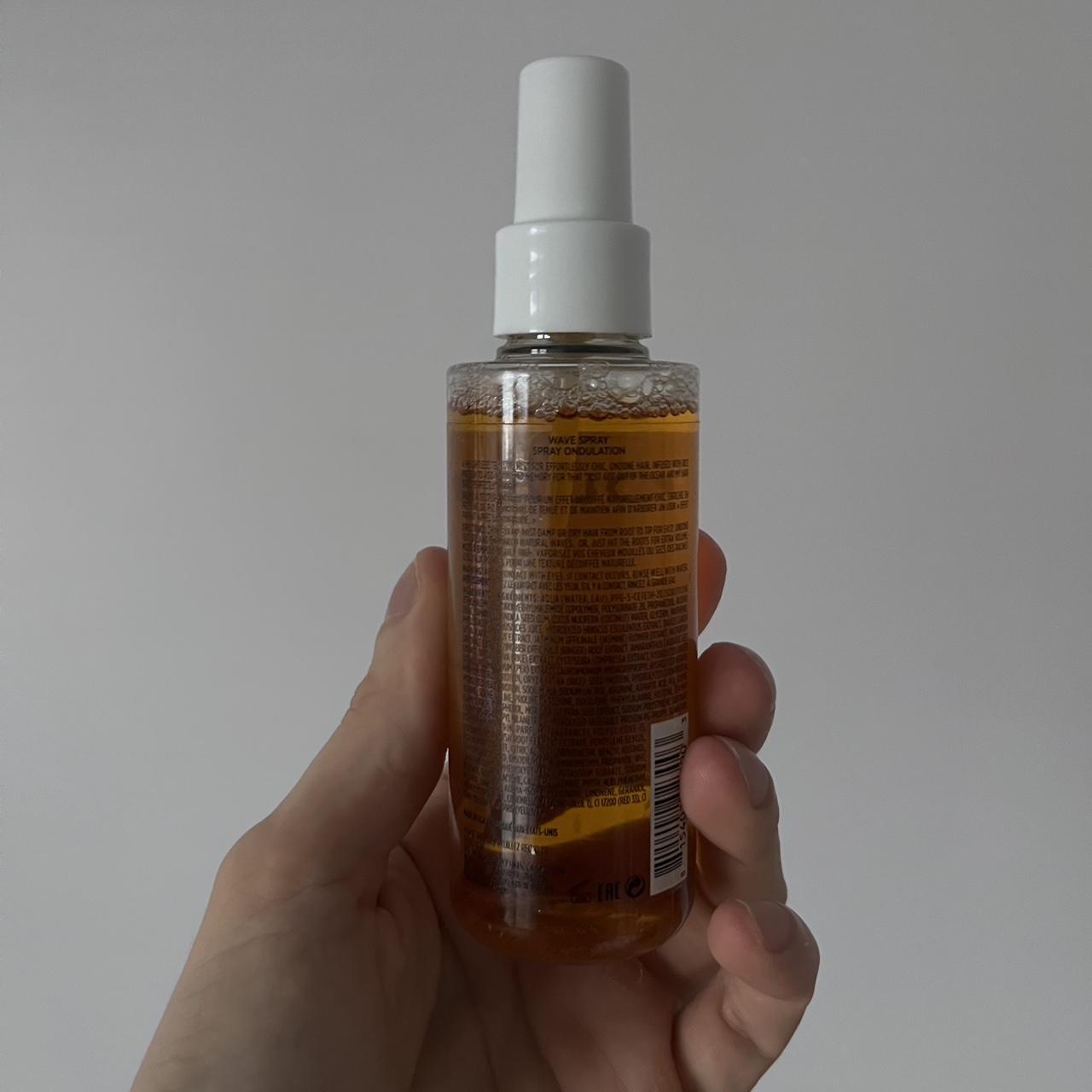 quai wave spray, spray ondulation for beachy waves... | Depop