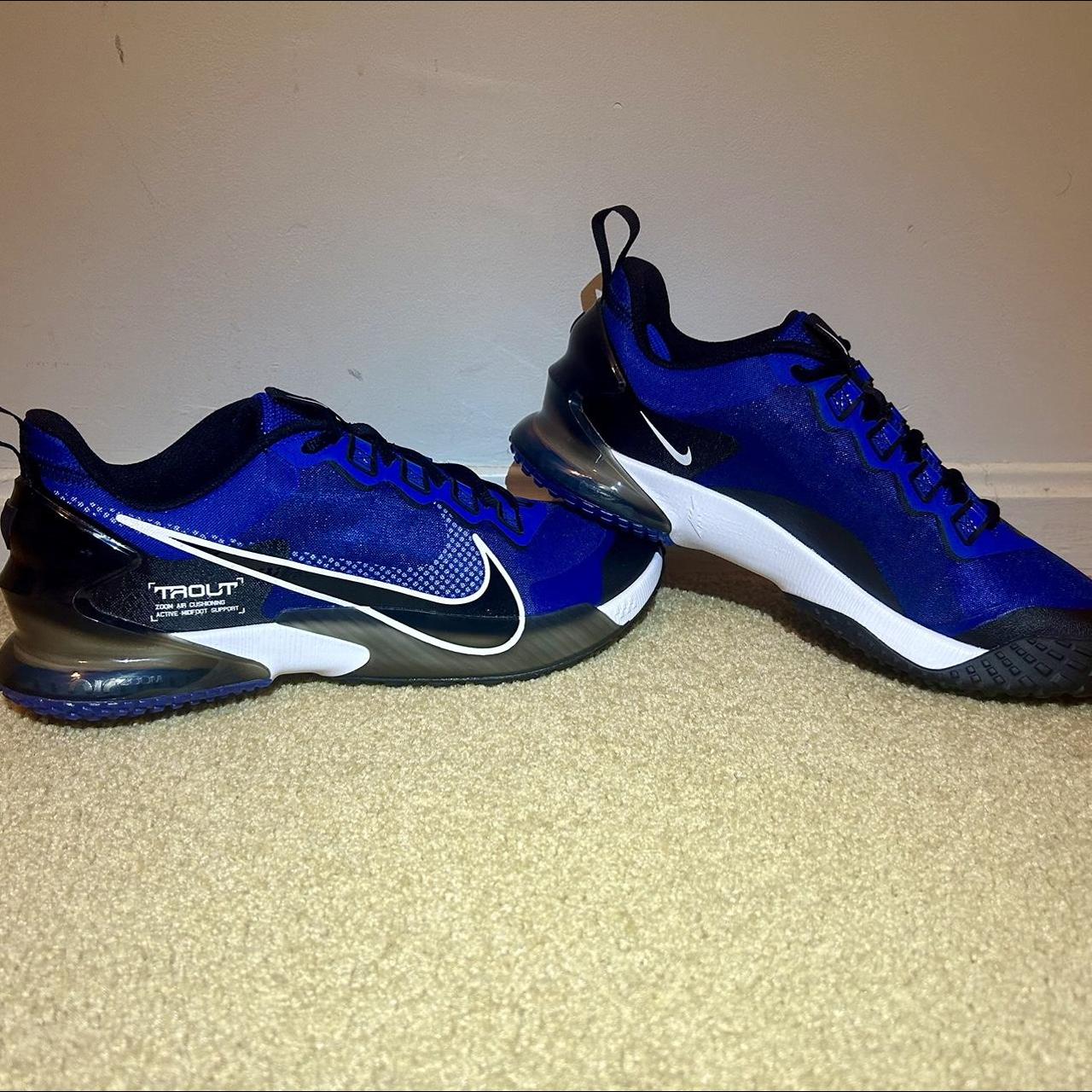 Nike Men's Blue and Black Trainers | Depop