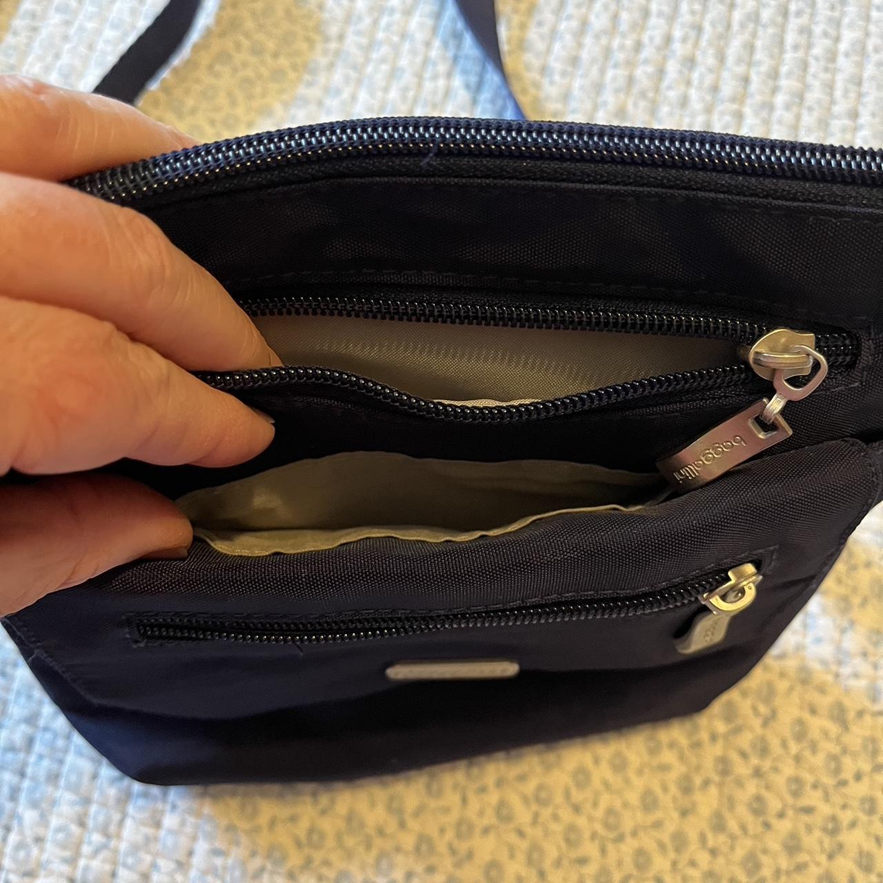 Baggallini Navy Crossbody - Depop