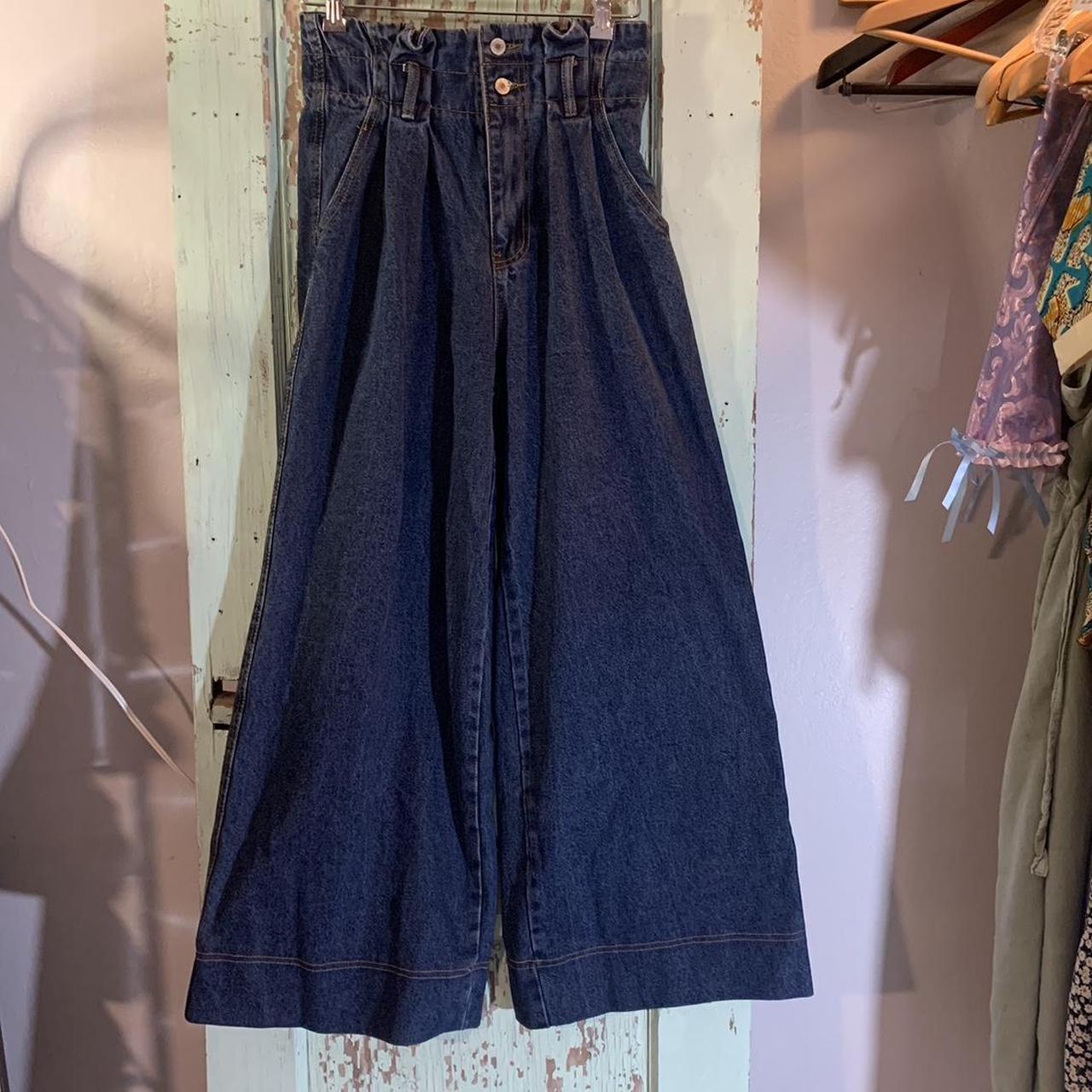 Women’s Lizette Collection paper bag high waisted... - Depop