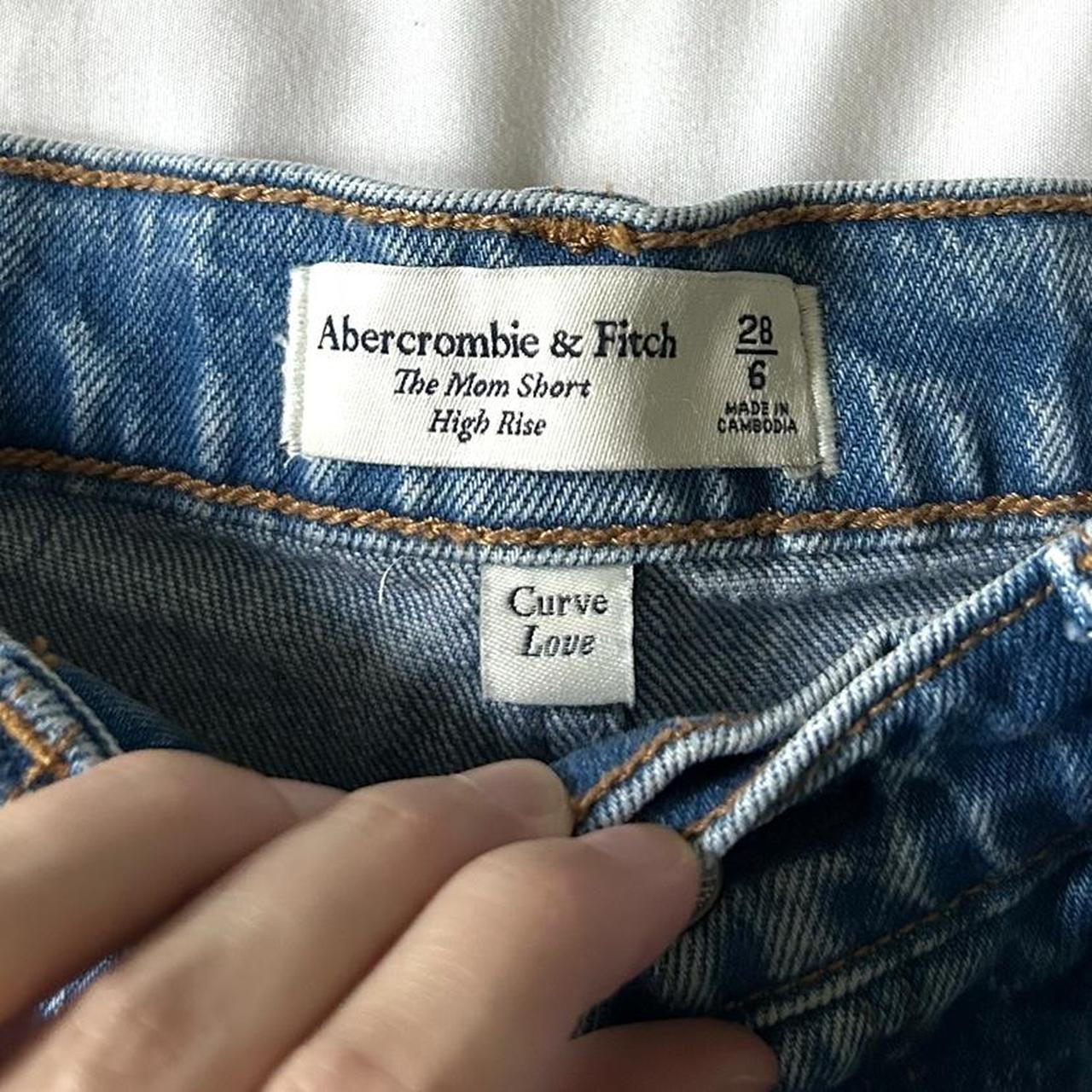 NWOT Curve love Abercrombie and Fitch mom shorts.... - Depop