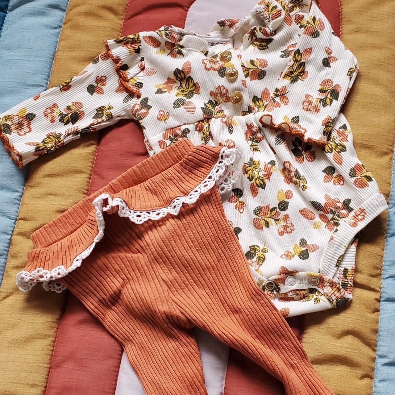 Daisy Fuentes 2 Pc Longsleeve Bodysuit With Matching Depop