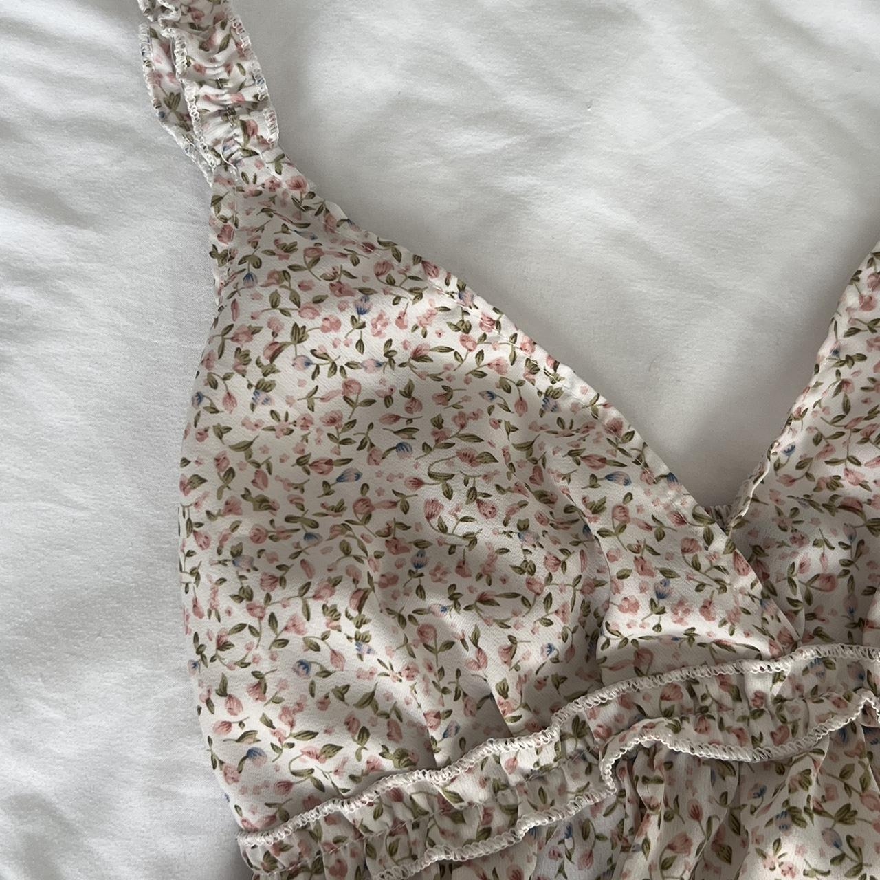 Cute floral crop top - Depop