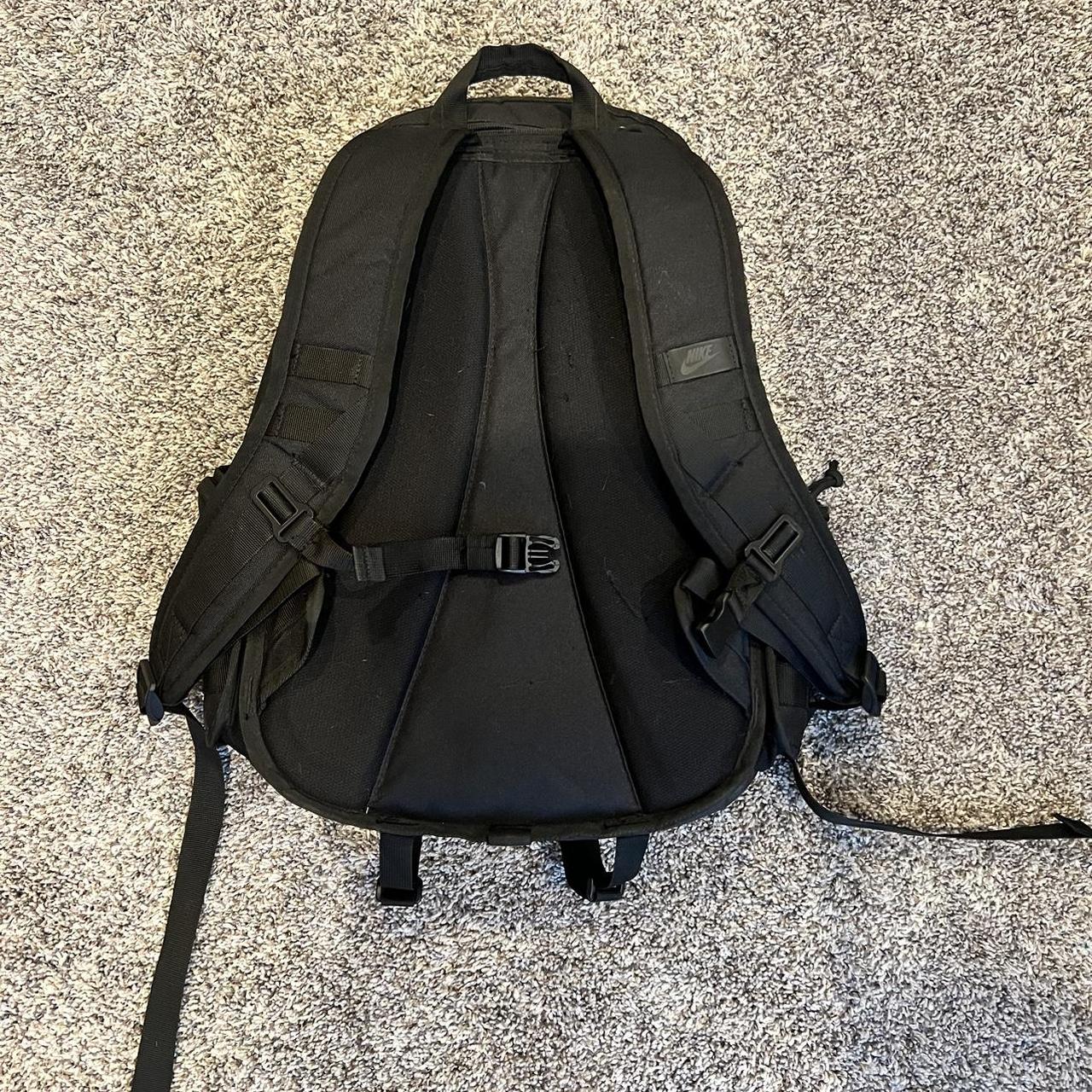 Black Nike backpack Zipper broken in photo 5 - Depop