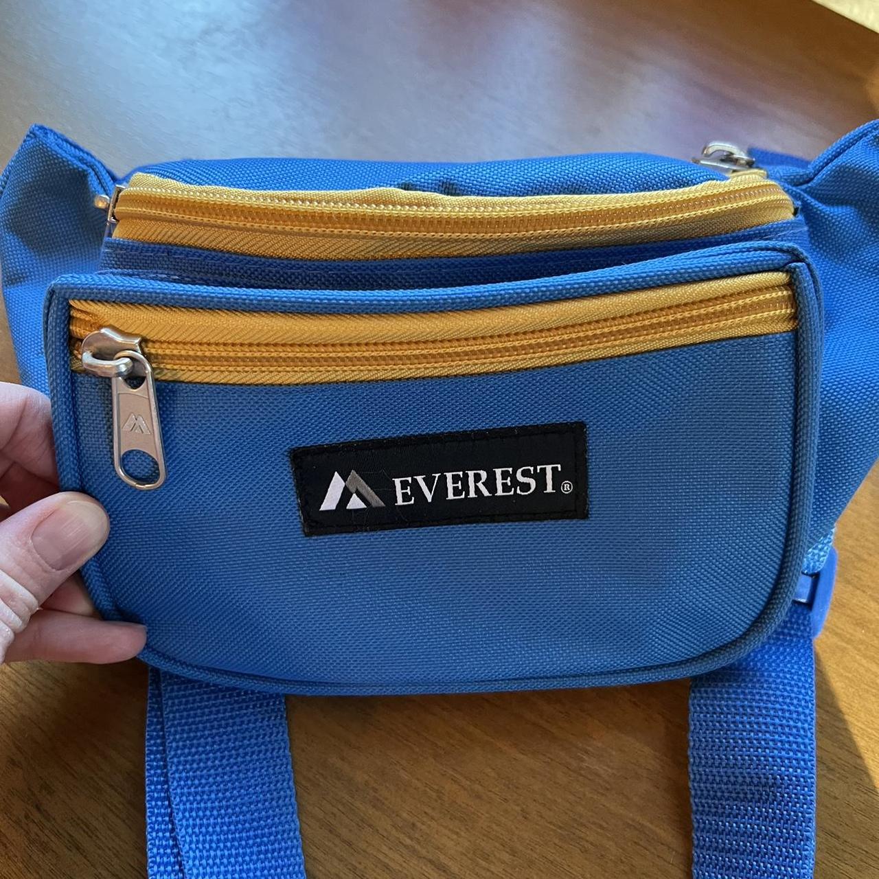 Everest Fanny Pack This lil bag is super clean and... - Depop