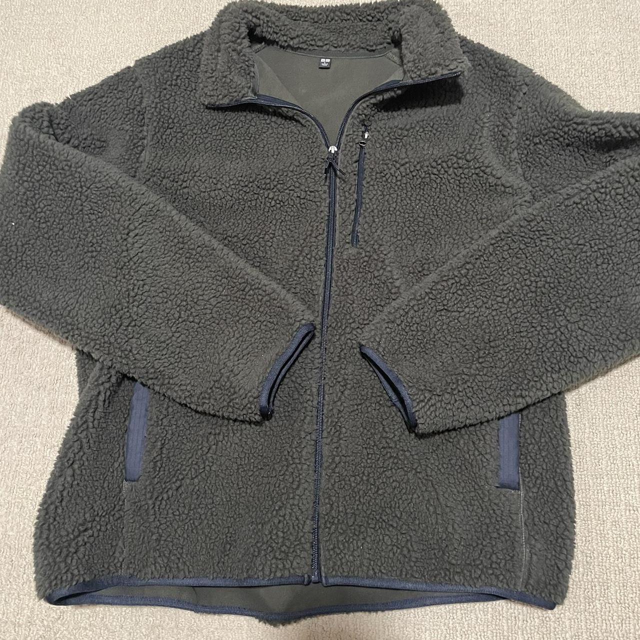 UNIQLO GREEN FLEECE LARGE - Depop