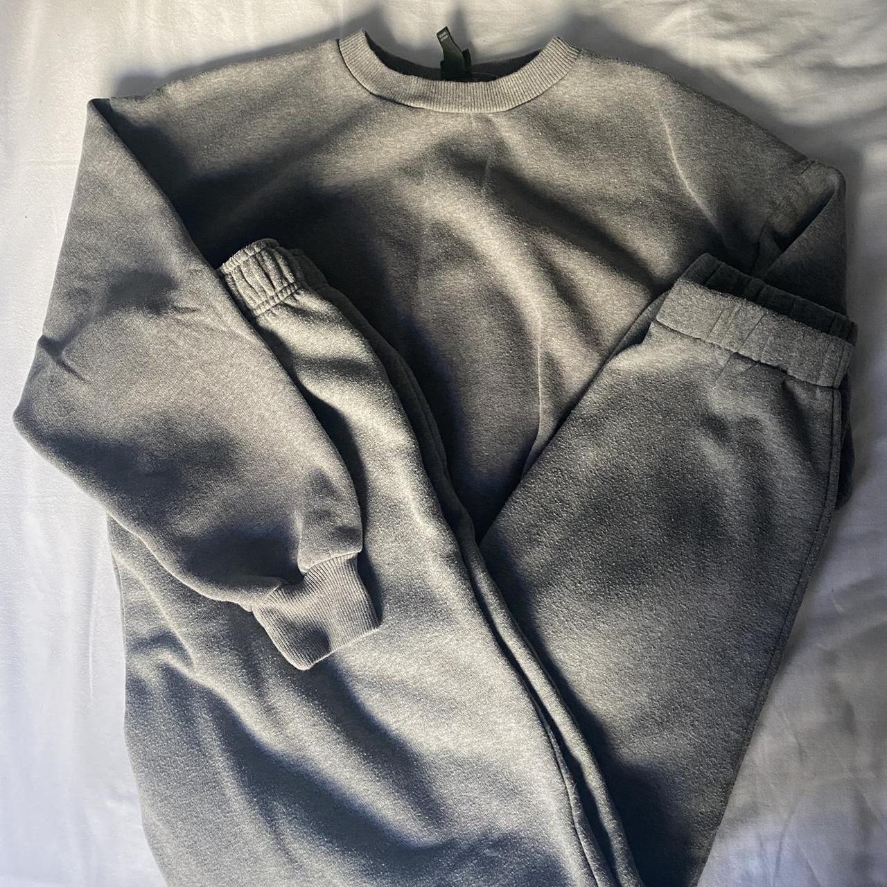 target grey sweatsuit set pullover large sweats... - Depop