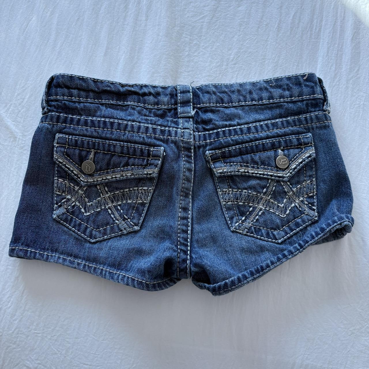 decree y2k mini shots size 1 no flaws #grunge... | Depop